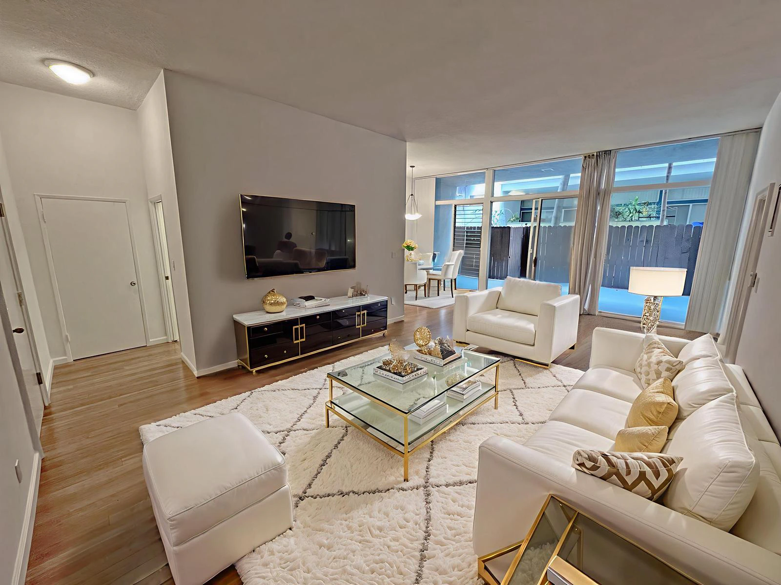 For Rent: 11936 Darlington Ave Los Angeles, CA 90049 - 2 beds, Rent: $3,295