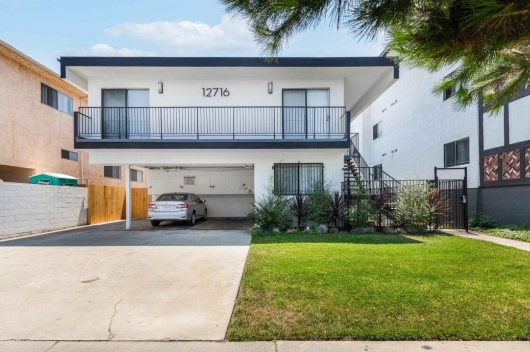 For Rent: 12716 Venice Blvd Los Angeles, CA 90066 - 2 beds, Rent: $2,995