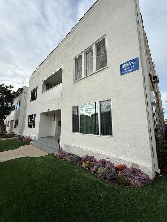 For Rent: 1327 N Kingsley Dr Los Angeles, CA 90027 - 2 beds, Rent: $2,195