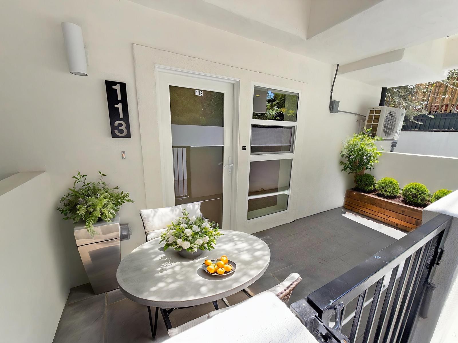 For Rent: 5308 Sepulveda Blvd Sherman Oaks, CA 91411 - Studio , Rent: $1,995