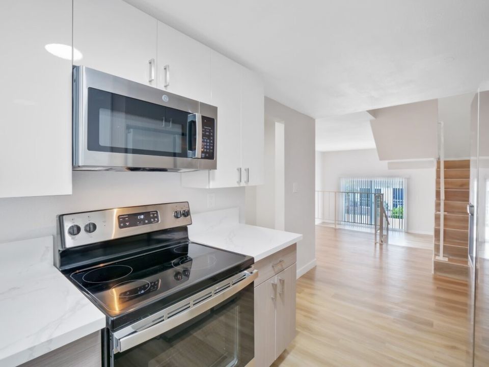 1117 Barbara St #1115-11, Redondo Beach, CA 90277 - 3 BR / 1.5 BA